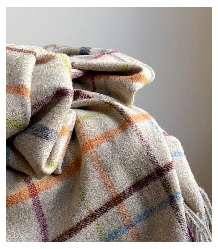 Plaid Laine Beige à carreaux - Doux et confortable!